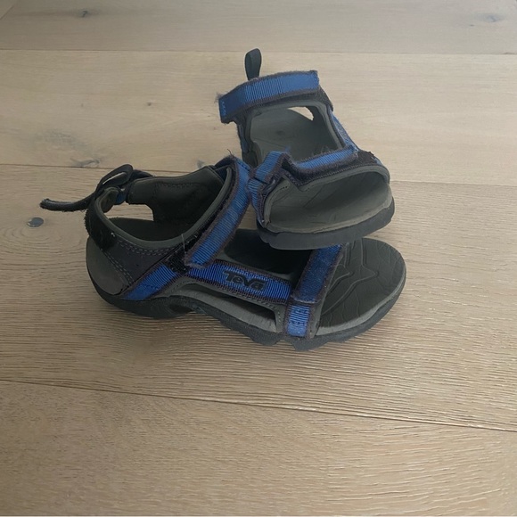 Teva | Shoes | Teva Boys Velcro Sandal Size H2 | Poshmark